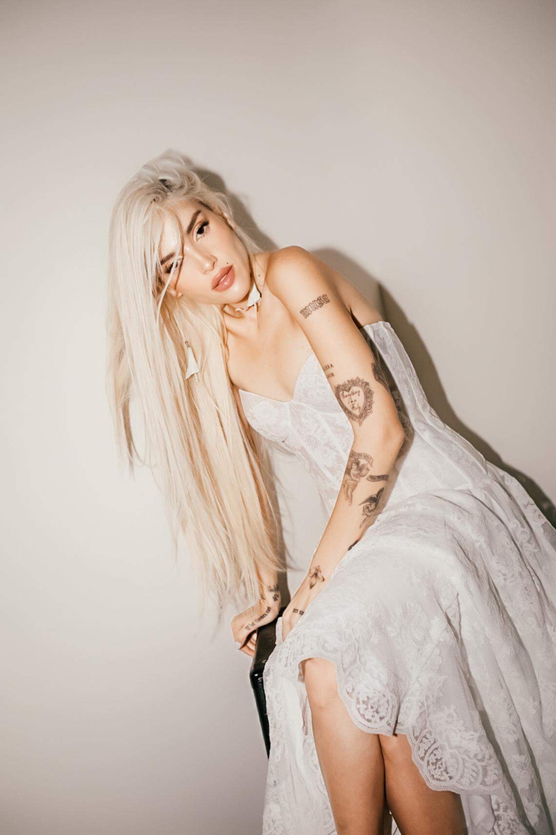 Elena Rose lanza su nuevo álbum Bendito verano. Lea la entrevista con la cantante venezolana ...