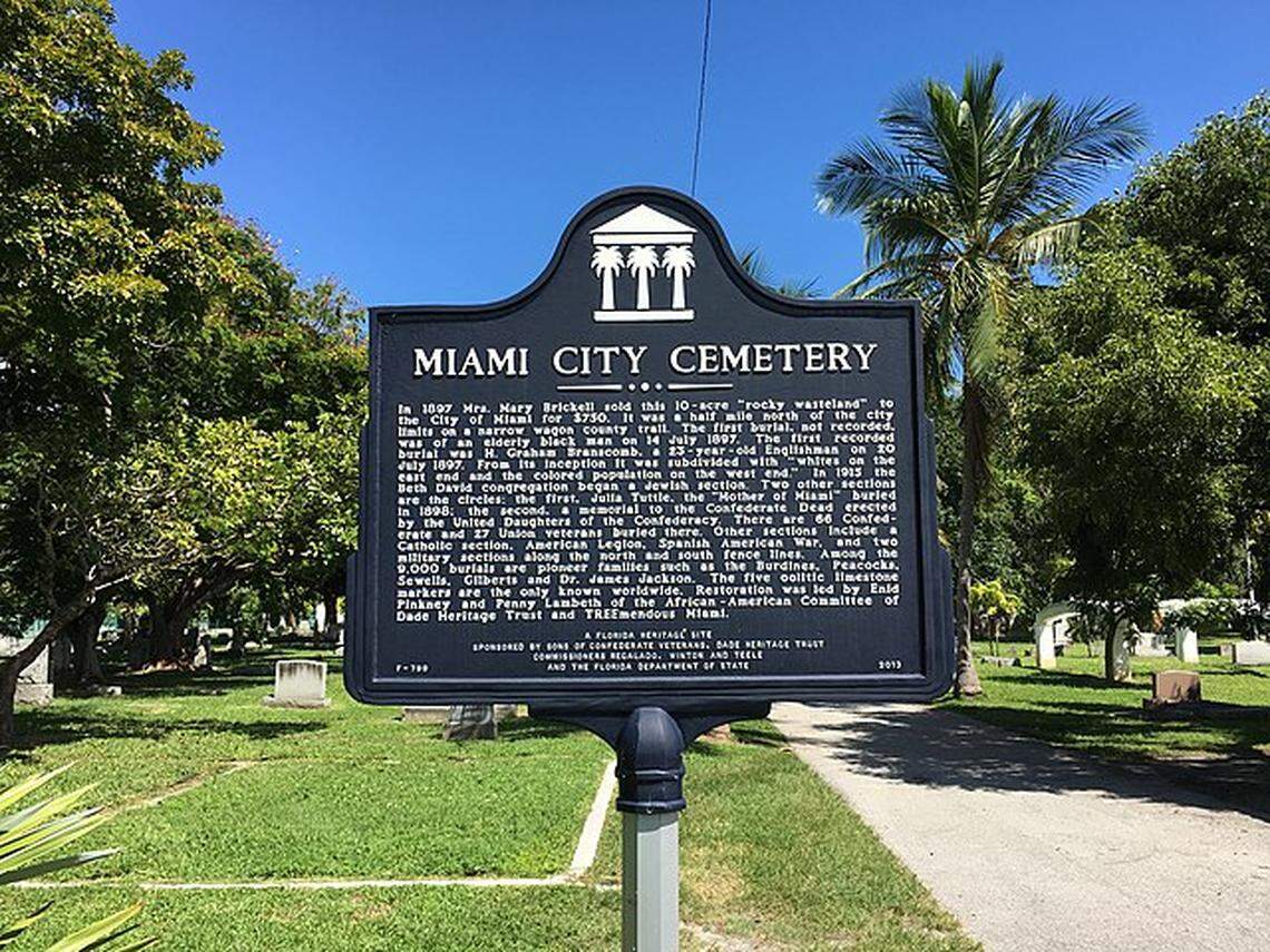 Miami Oculto recorre el cementerio más viejo de Miami | El Nuevo Herald