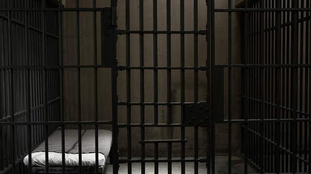 Miami-Dade prison officer jailed for having sex with inmate | Miami Herald